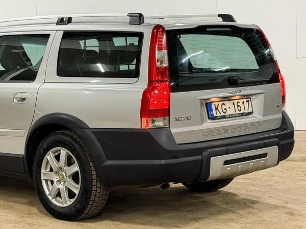 Pelēks Volvo XC70 2006 Jūrmala, ar dzinēja tilpumu 2.40 L un nobraukumu 325 tūkst. km par 3495 €, foto 6 vietnē AUTOMOTO.COM.LV