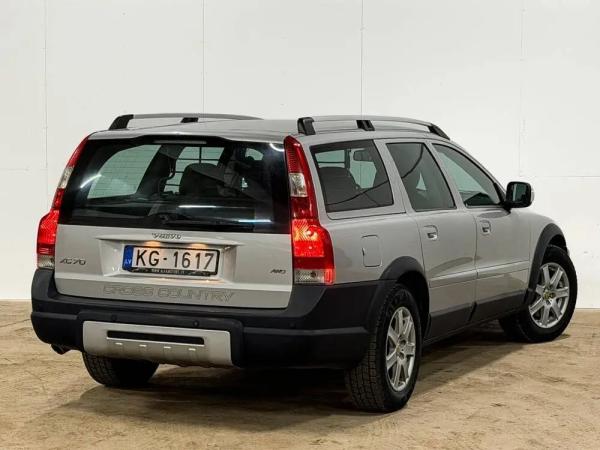Pelēks Volvo XC70 2006 Jūrmala, ar dzinēja tilpumu 2.40 L un nobraukumu 325 tūkst. km par 3495 €, foto 10 vietnē AUTOMOTO.COM.LV