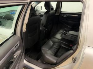 Pelēks Volvo XC70 2006 Jūrmala, ar dzinēja tilpumu 2.40 L un nobraukumu 325 tūkst. km par 3495 €, foto 23 vietnē AUTOMOTO.COM.LV