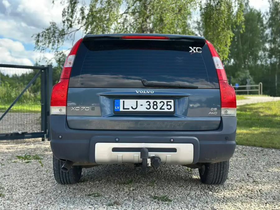 Серый Вольво ХС70 2006 в Елгава, объемом двигателя 2.40 л и пробегом 350 тыс. км за 3300 €, фото 6 на AUTOMOTO.COM.LV