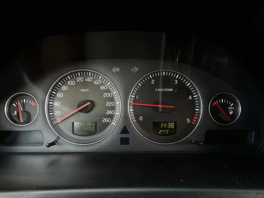 Серый Вольво ХС70 2006 в Елгава, объемом двигателя 2.40 л и пробегом 350 тыс. км за 3300 €, фото 17 на AUTOMOTO.COM.LV