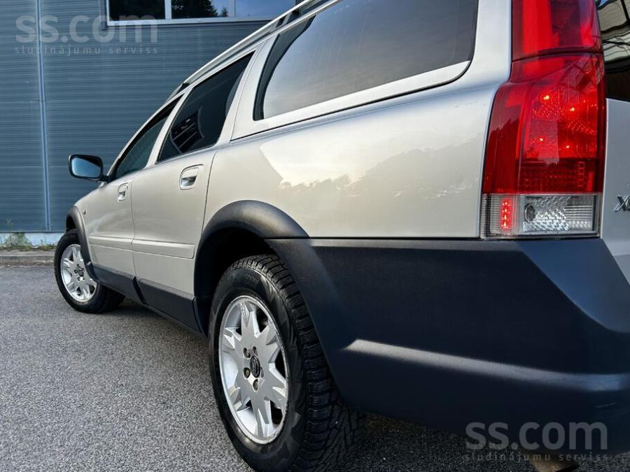 Grey Volvo XC70 2006 in Riga, with an engine capacity of 2.40 L and mileage of 345 thousand km for 3990 €, photo 5 on AUTOMOTO.COM.LV