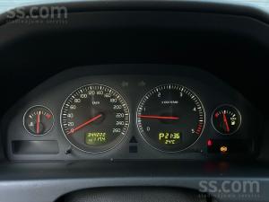 Grey Volvo XC70 2006 in Riga, with an engine capacity of 2.40 L and mileage of 345 thousand km for 3990 €, photo 12 on AUTOMOTO.COM.LV