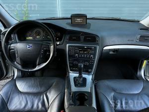 Grey Volvo XC70 2006 in Riga, with an engine capacity of 2.40 L and mileage of 345 thousand km for 3990 €, photo 18 on AUTOMOTO.COM.LV