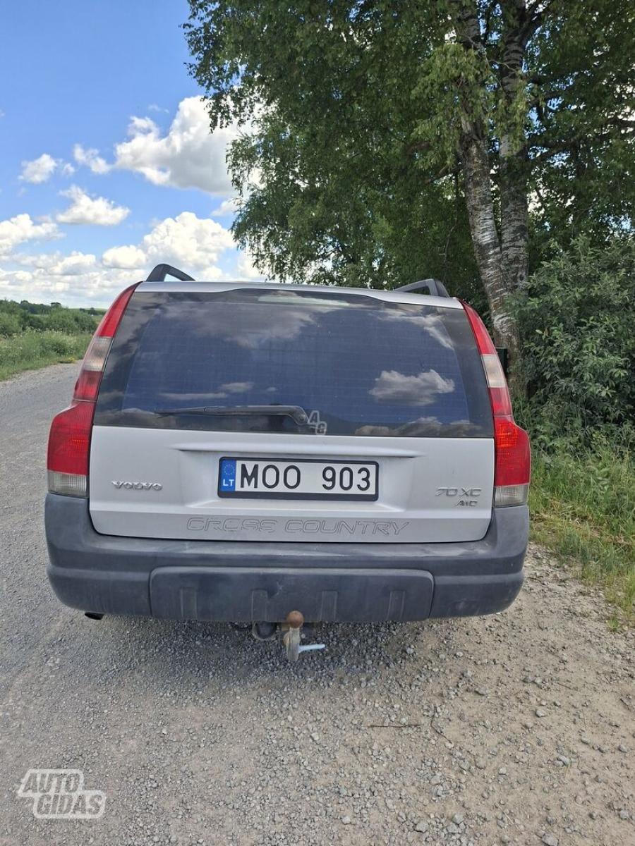 Pelēks Volvo XC70 2006 Šilalė, ar dzinēja tilpumu 2.40 L un nobraukumu 360 tūkst. km par 1850 €, foto 5 vietnē AUTOMOTO.COM.LV