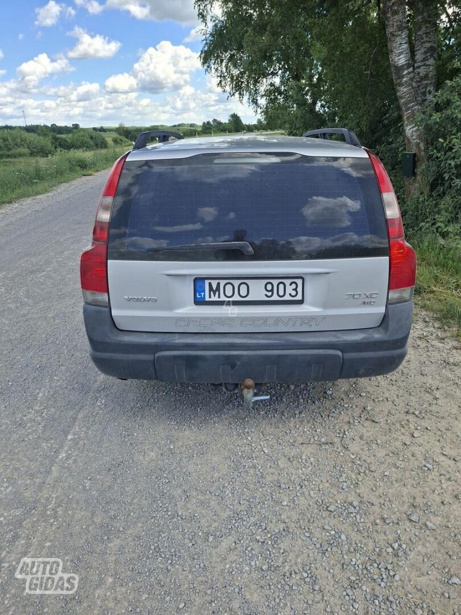 Pelēks Volvo XC70 2006 Šilalė, ar dzinēja tilpumu 2.40 L un nobraukumu 360 tūkst. km par 1850 €, foto 6 vietnē AUTOMOTO.COM.LV