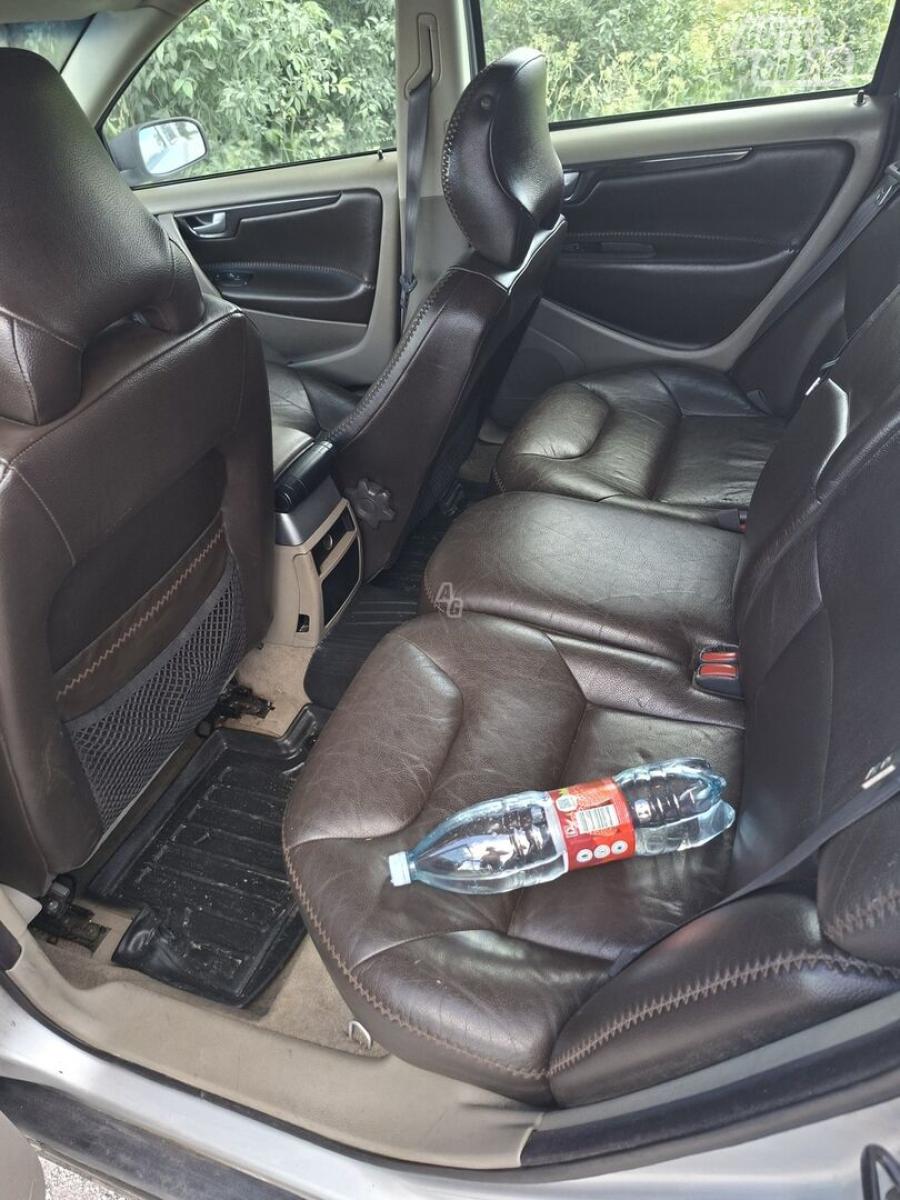 Pelēks Volvo XC70 2006 Šilalė, ar dzinēja tilpumu 2.40 L un nobraukumu 360 tūkst. km par 1850 €, foto 11 vietnē AUTOMOTO.COM.LV