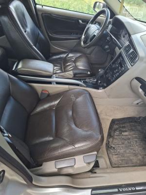 Pelēks Volvo XC70 2006 Šilalė, ar dzinēja tilpumu 2.40 L un nobraukumu 360 tūkst. km par 1850 €, foto 16 vietnē AUTOMOTO.COM.LV