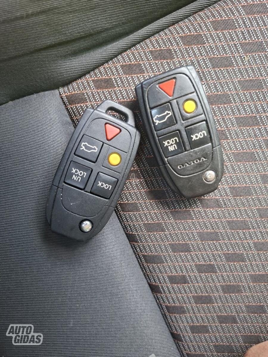 Pelēks Volvo XC70 2006 Šilalė, ar dzinēja tilpumu 2.40 L un nobraukumu 360 tūkst. km par 1850 €, foto 25 vietnē AUTOMOTO.COM.LV