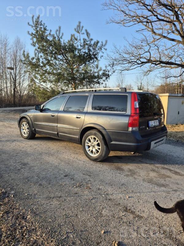 Grey Volvo XC70 2006 in Riga, with an engine capacity of 2.40 L and mileage of 303 thousand km for 2700 €, photo 3 on AUTOMOTO.COM.LV