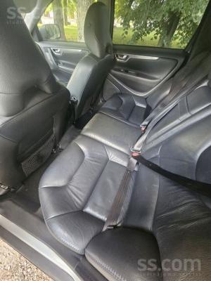 Pelēks Volvo XC70 2006 Bauska, ar dzinēja tilpumu 2.40 L un nobraukumu 450 tūkst. km par 5500 €, foto 9 vietnē AUTOMOTO.COM.LV