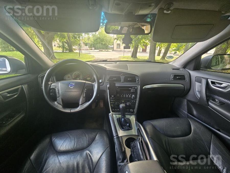 Pelēks Volvo XC70 2006 Bauska, ar dzinēja tilpumu 2.40 L un nobraukumu 450 tūkst. km par 5500 €, foto 10 vietnē AUTOMOTO.COM.LV