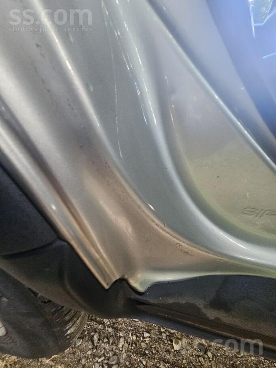 Pelēks Volvo XC70 2006 Bauska, ar dzinēja tilpumu 2.40 L un nobraukumu 450 tūkst. km par 5500 €, foto 13 vietnē AUTOMOTO.COM.LV