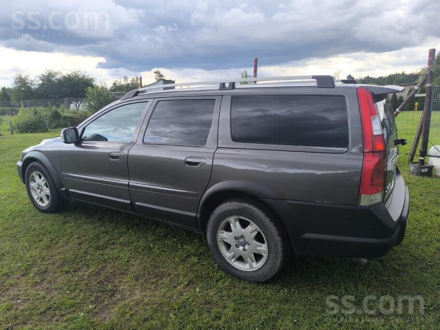 Pelēks Volvo XC70 2006 Rīga, ar dzinēja tilpumu 2.40 L un nobraukumu 310 tūkst. km par 4000 €, foto 3 vietnē AUTOMOTO.COM.LV