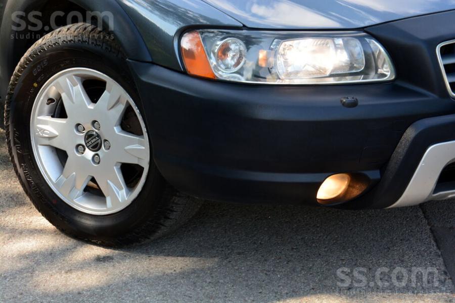 Pelēks Volvo XC70 2006 Rīga, ar dzinēja tilpumu 2.40 L un nobraukumu 370 tūkst. km par 5599 €, foto 29 vietnē AUTOMOTO.COM.LV