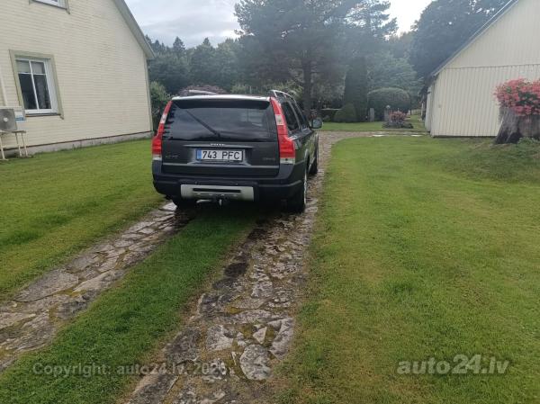 Pelēks Volvo XC70 2006 Pērnava, ar dzinēja tilpumu 2.40 L un nobraukumu 357 tūkst. km par 3100 €, foto 3 vietnē AUTOMOTO.COM.LV