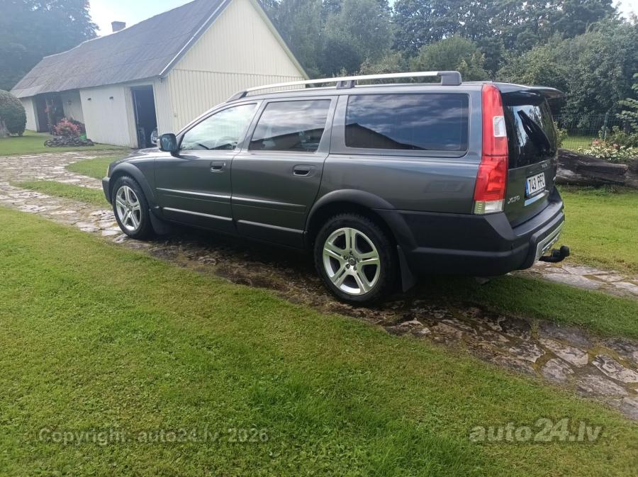 Pelēks Volvo XC70 2006 Pērnava, ar dzinēja tilpumu 2.40 L un nobraukumu 357 tūkst. km par 3100 €, foto 6 vietnē AUTOMOTO.COM.LV