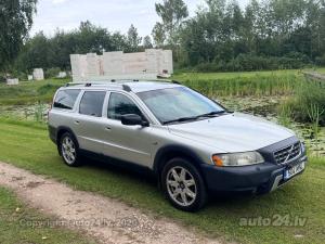 Pelēks Volvo XC70 2006 Tallina, ar dzinēja tilpumu 2.40 L un nobraukumu 0 tūkst. km par 2500 €, foto  vietnē AUTOMOTO.COM.LV