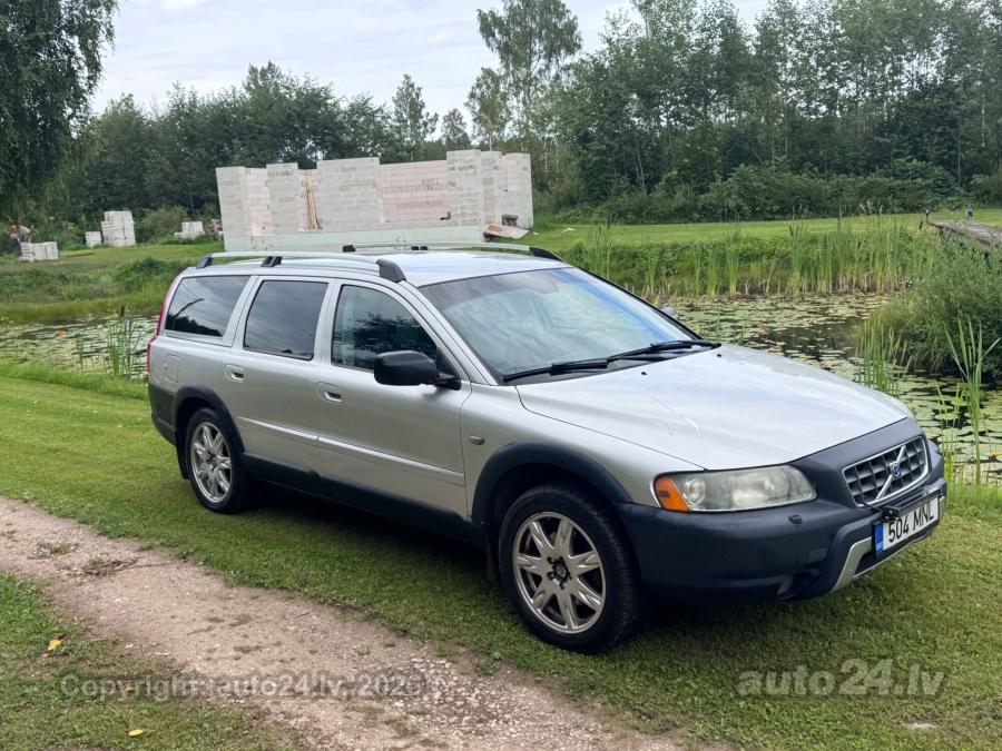 Pelēks Volvo XC70 2006 Tallina, ar dzinēja tilpumu 2.40 L un nobraukumu 0 tūkst. km par 2500 €, foto 1 vietnē AUTOMOTO.COM.LV
