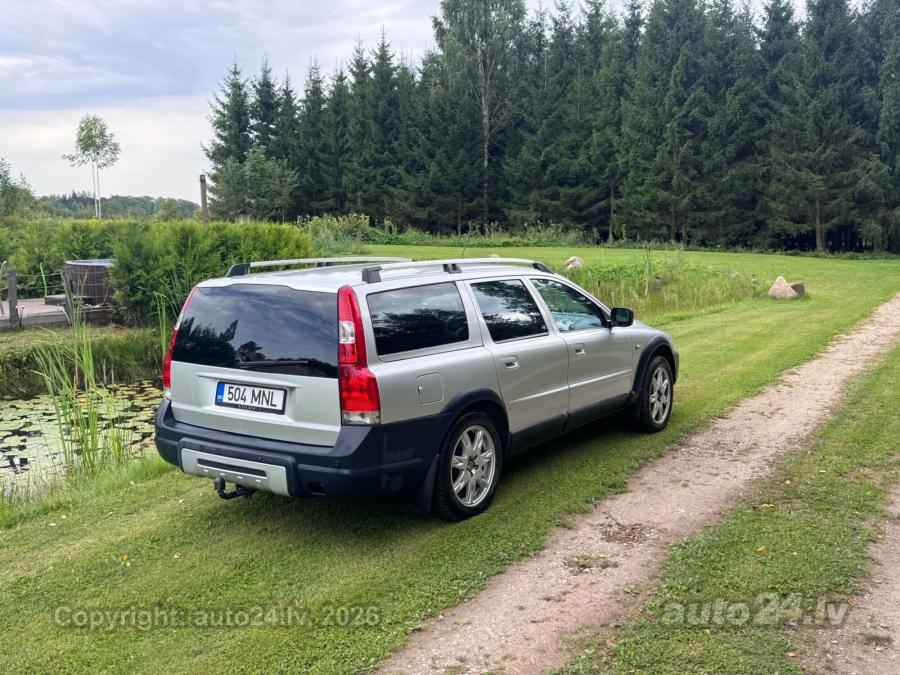 Pelēks Volvo XC70 2006 Tallina, ar dzinēja tilpumu 2.40 L un nobraukumu 0 tūkst. km par 2500 €, foto 3 vietnē AUTOMOTO.COM.LV