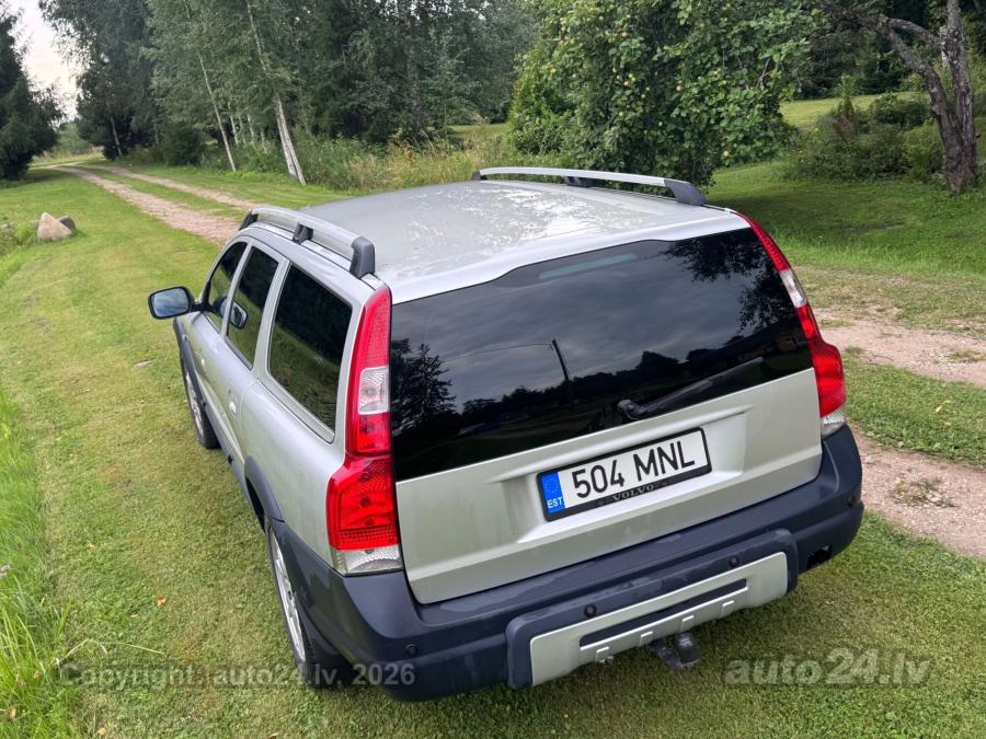 Pelēks Volvo XC70 2006 Tallina, ar dzinēja tilpumu 2.40 L un nobraukumu 0 tūkst. km par 2500 €, foto 5 vietnē AUTOMOTO.COM.LV
