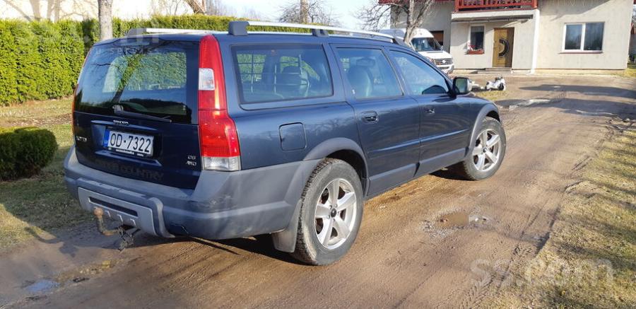 Grey Volvo XC70 2006 in Valmiera, with an engine capacity of 2.40 L and mileage of 0 thousand km for 4150 €, photo 9 on AUTOMOTO.COM.LV