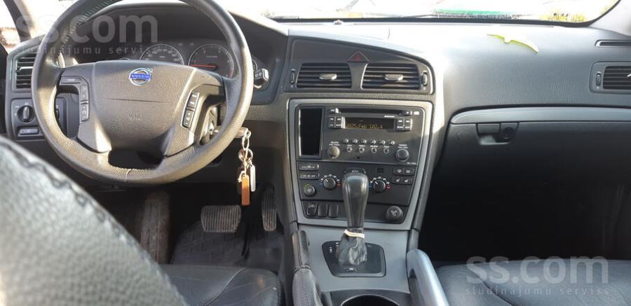 Grey Volvo XC70 2006 in Valmiera, with an engine capacity of 2.40 L and mileage of 0 thousand km for 4150 €, photo 12 on AUTOMOTO.COM.LV