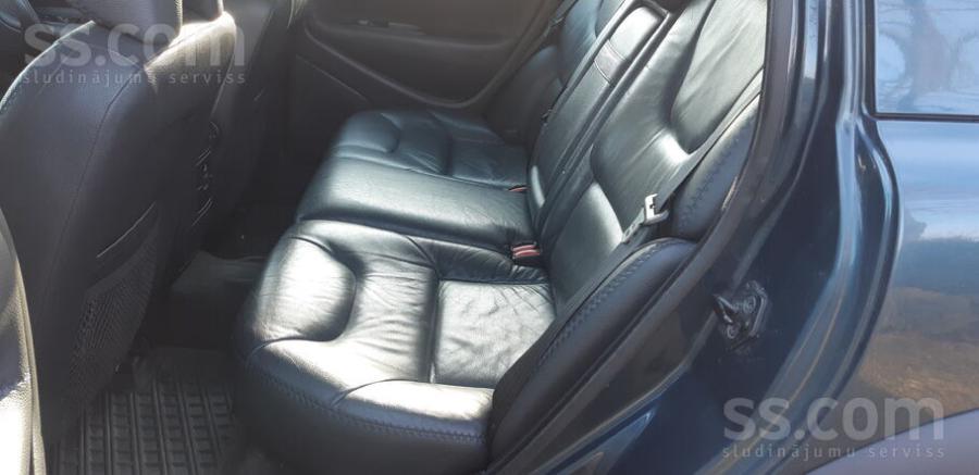 Grey Volvo XC70 2006 in Valmiera, with an engine capacity of 2.40 L and mileage of 0 thousand km for 4150 €, photo 14 on AUTOMOTO.COM.LV