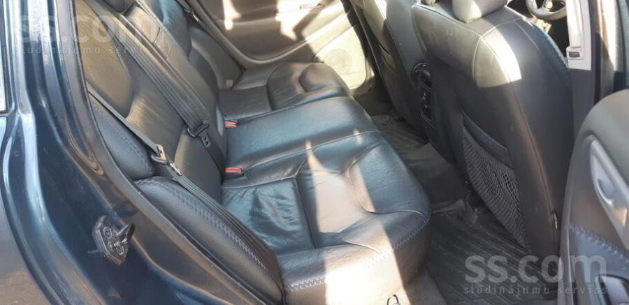 Grey Volvo XC70 2006 in Valmiera, with an engine capacity of 2.40 L and mileage of 0 thousand km for 4150 €, photo 15 on AUTOMOTO.COM.LV