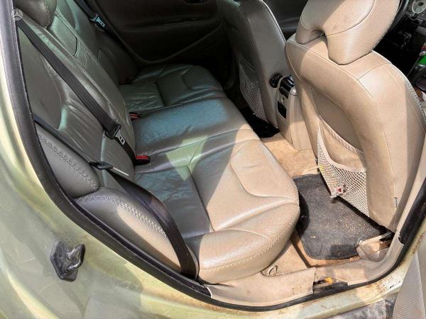 Grey Volvo XC70 2006 in Vilnius, with an engine capacity of 2.52 L and mileage of 4 thousand km for 2700 €, photo 9 on AUTOMOTO.COM.LV