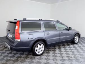 Pelēks Volvo XC70 2006 Tallina, ar dzinēja tilpumu 2.40 L un nobraukumu 404 tūkst. km par 1499 €, foto 4 vietnē AUTOMOTO.COM.LV