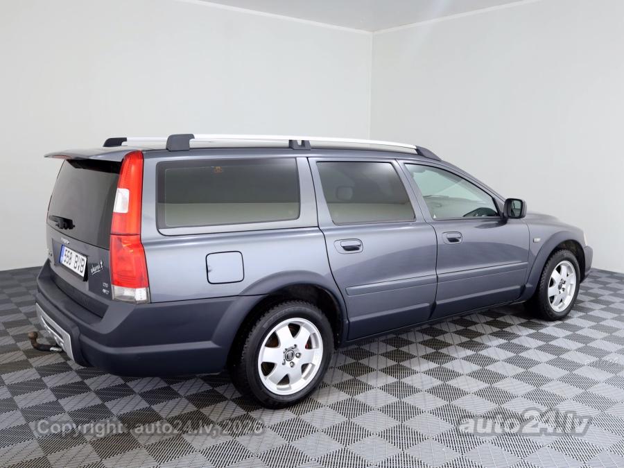 Pelēks Volvo XC70 2006 Tallina, ar dzinēja tilpumu 2.40 L un nobraukumu 404 tūkst. km par 1499 €, foto 4 vietnē AUTOMOTO.COM.LV