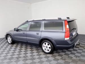 Pelēks Volvo XC70 2006 Tallina, ar dzinēja tilpumu 2.40 L un nobraukumu 404 tūkst. km par 1499 €, foto 5 vietnē AUTOMOTO.COM.LV