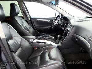 Pelēks Volvo XC70 2006 Tallina, ar dzinēja tilpumu 2.40 L un nobraukumu 404 tūkst. km par 1499 €, foto 7 vietnē AUTOMOTO.COM.LV