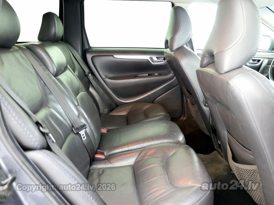 Pelēks Volvo XC70 2006 Tallina, ar dzinēja tilpumu 2.40 L un nobraukumu 404 tūkst. km par 1499 €, foto 8 vietnē AUTOMOTO.COM.LV