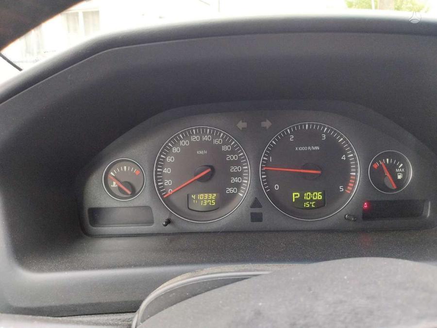 Pelēks Volvo XC70 2006 Viļņa, ar dzinēja tilpumu 2.40 L un nobraukumu 411 tūkst. km par 2300 €, foto 7 vietnē AUTOMOTO.COM.LV