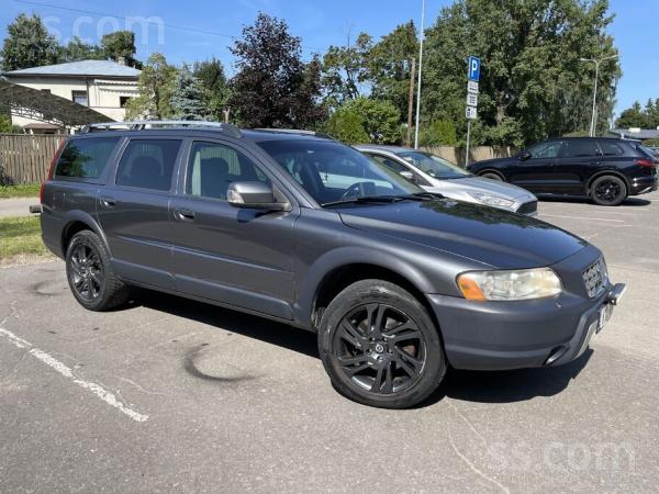 Pelēks Volvo XC70 2006 Rīga, ar dzinēja tilpumu 2.40 L un nobraukumu 392 tūkst. km par 3550 €, foto 1 vietnē AUTOMOTO.COM.LV