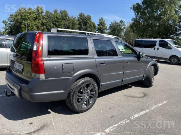 Pelēks Volvo XC70 2006 Rīga, ar dzinēja tilpumu 2.40 L un nobraukumu 392 tūkst. km par 3550 €, foto 6 vietnē AUTOMOTO.COM.LV