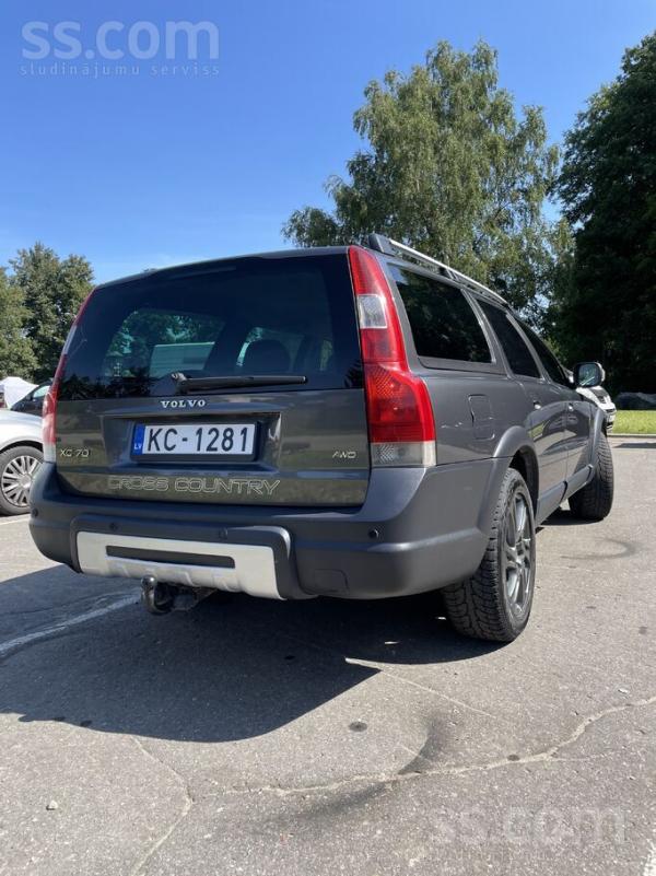 Pelēks Volvo XC70 2006 Rīga, ar dzinēja tilpumu 2.40 L un nobraukumu 392 tūkst. km par 3550 €, foto 8 vietnē AUTOMOTO.COM.LV