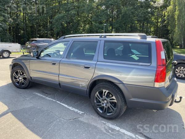 Pelēks Volvo XC70 2006 Rīga, ar dzinēja tilpumu 2.40 L un nobraukumu 392 tūkst. km par 3550 €, foto 9 vietnē AUTOMOTO.COM.LV