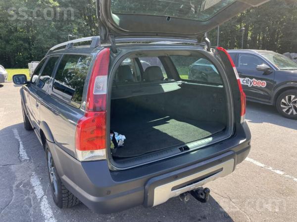 Pelēks Volvo XC70 2006 Rīga, ar dzinēja tilpumu 2.40 L un nobraukumu 392 tūkst. km par 3550 €, foto 10 vietnē AUTOMOTO.COM.LV