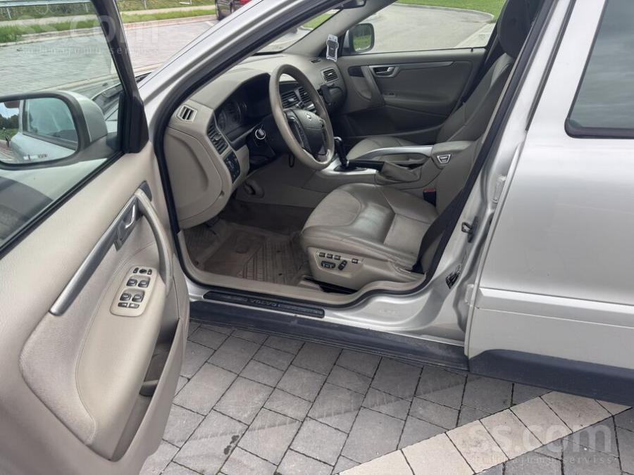 Pelēks Volvo XC70 2006 Jelgava, ar dzinēja tilpumu 2.40 L un nobraukumu 0 tūkst. km par 3600 €, foto 13 vietnē AUTOMOTO.COM.LV