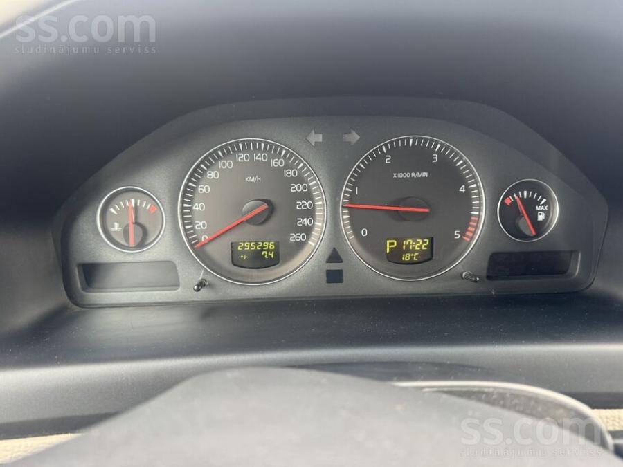 Pelēks Volvo XC70 2006 Jelgava, ar dzinēja tilpumu 2.40 L un nobraukumu 0 tūkst. km par 3600 €, foto 14 vietnē AUTOMOTO.COM.LV