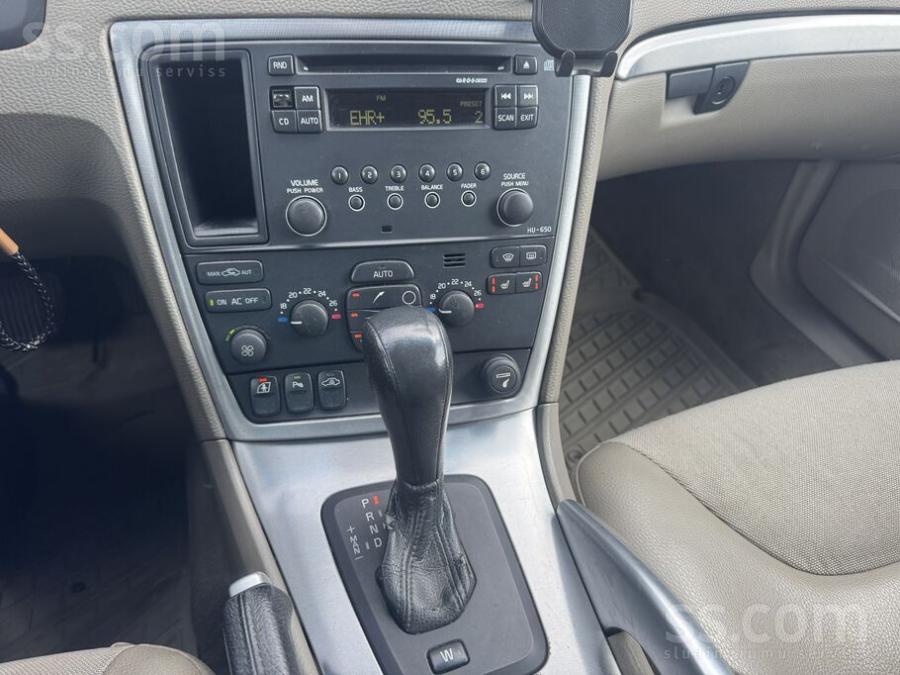 Pelēks Volvo XC70 2006 Jelgava, ar dzinēja tilpumu 2.40 L un nobraukumu 0 tūkst. km par 3600 €, foto 15 vietnē AUTOMOTO.COM.LV