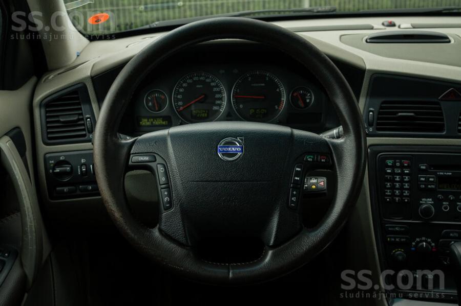 Pelēks Volvo XC70 2006 Jelgava, ar dzinēja tilpumu 2.40 L un nobraukumu 405 tūkst. km par 3700 €, foto 11 vietnē AUTOMOTO.COM.LV