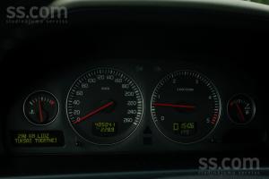 Pelēks Volvo XC70 2006 Jelgava, ar dzinēja tilpumu 2.40 L un nobraukumu 405 tūkst. km par 3700 €, foto 13 vietnē AUTOMOTO.COM.LV
