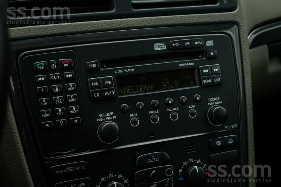 Pelēks Volvo XC70 2006 Jelgava, ar dzinēja tilpumu 2.40 L un nobraukumu 405 tūkst. km par 3700 €, foto 14 vietnē AUTOMOTO.COM.LV