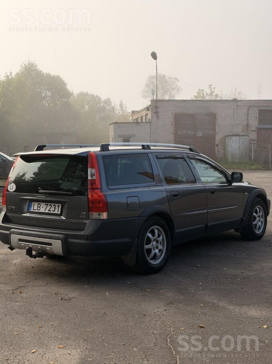 Серый Вольво ХС70 2006 в Даугавпилс, объемом двигателя 2.40 л и пробегом 431 тыс. км за 4750 €, фото 4 на AUTOMOTO.COM.LV