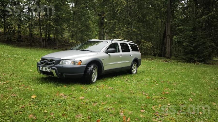 Pelēks Volvo XC70 2006 Valmiera, ar dzinēja tilpumu 2.40 L un nobraukumu 421 tūkst. km par 2400 €, foto 1 vietnē AUTOMOTO.COM.LV