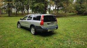 Pelēks Volvo XC70 2006 Valmiera, ar dzinēja tilpumu 2.40 L un nobraukumu 421 tūkst. km par 2400 €, foto 4 vietnē AUTOMOTO.COM.LV